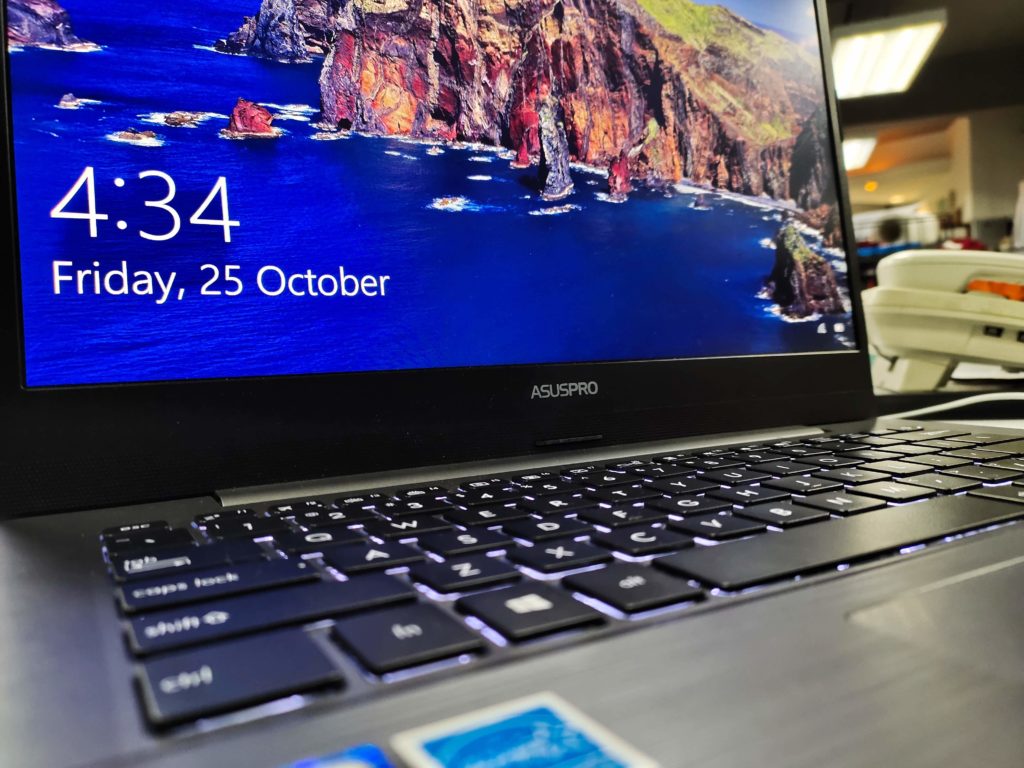 ASUS ExpertBook P5440F Review; A Light, Powerful Machine For The Exec ...
